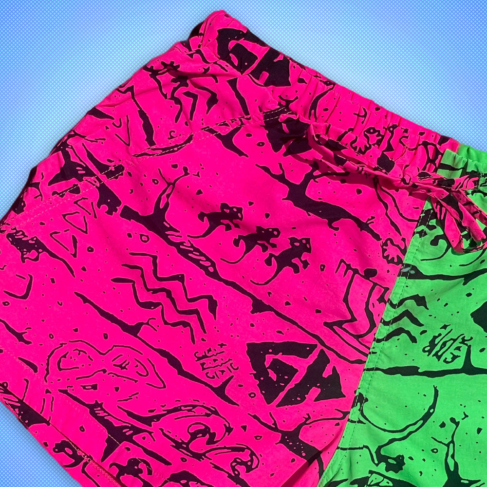 Gecko Wall - Neon Pink/Green Split Unisex Beach Runners | Gecko Hawaii